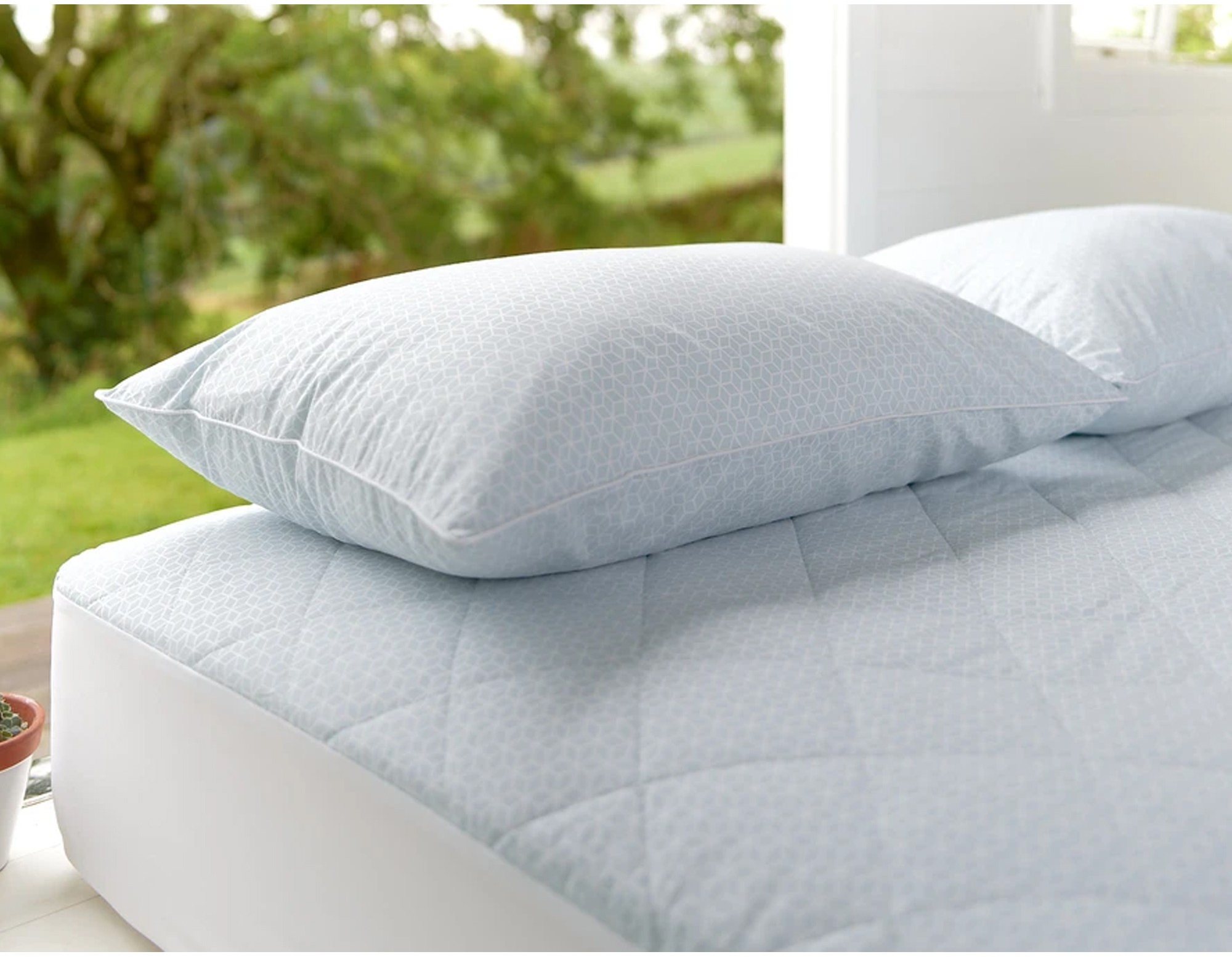 Smart Temperature Pillow - Aldiss