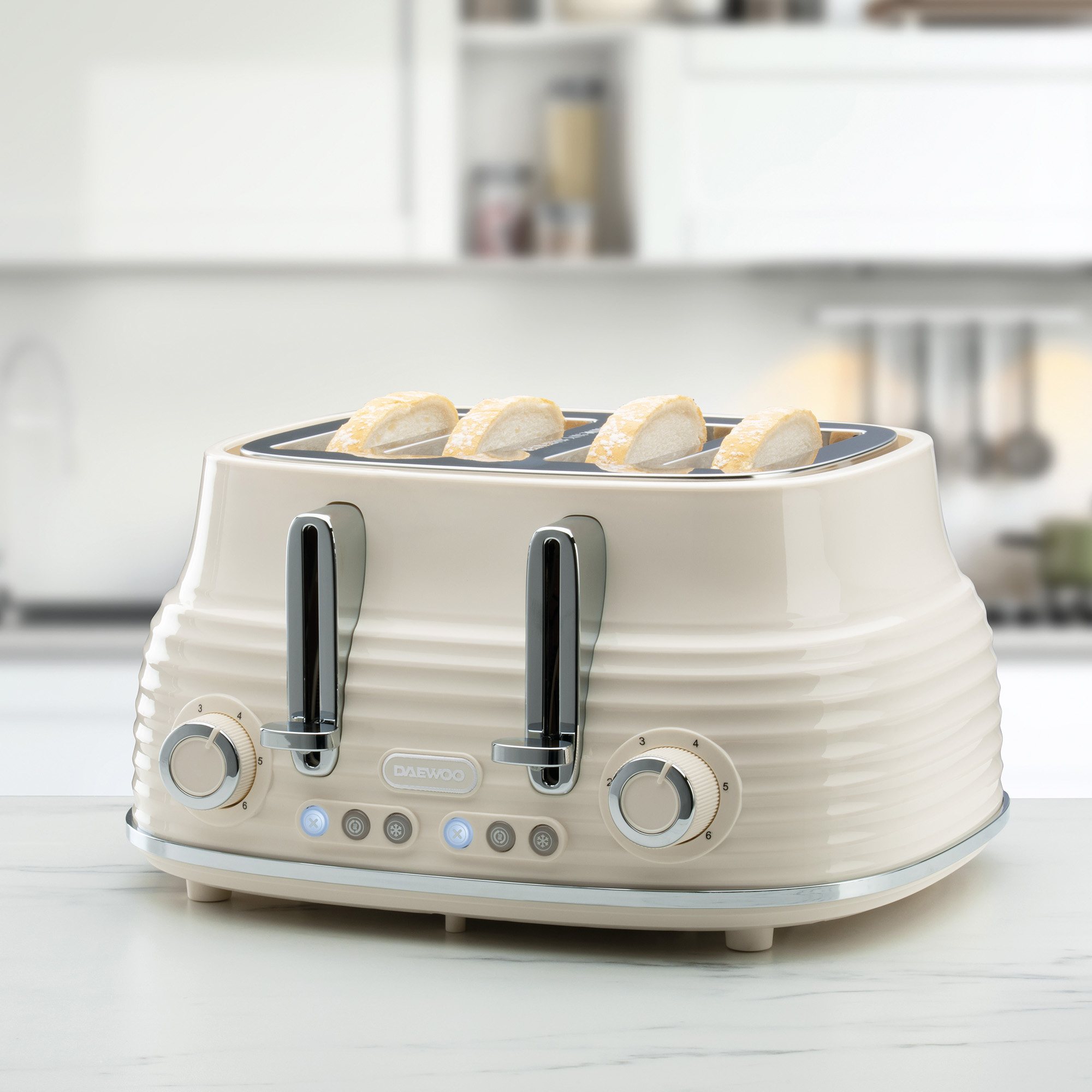 Daewoo Sienna 4 Slice Toaster Cream | Aldiss of Norfolk