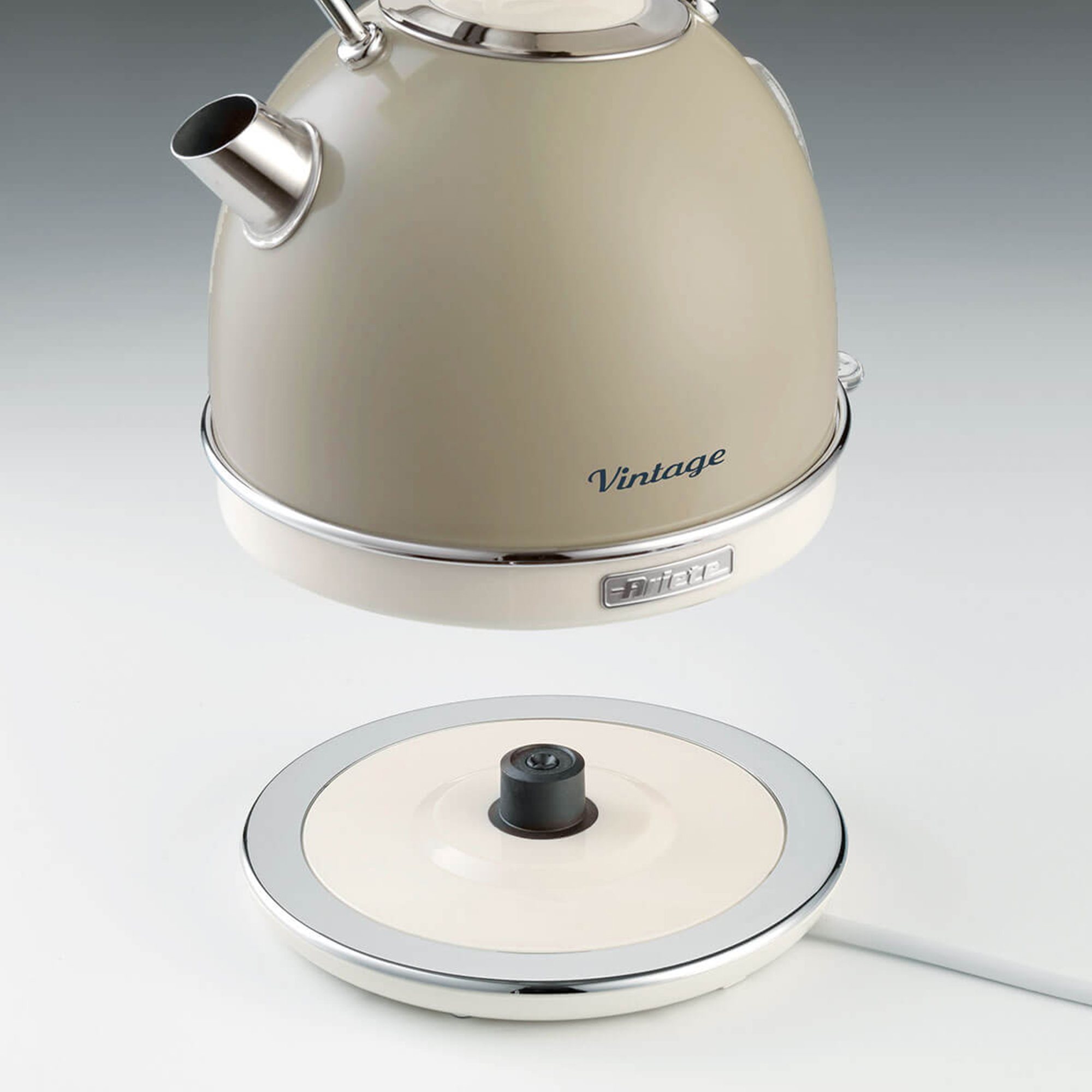 Ariete Vintage 1.7l Dome Kettle Cream | Aldiss of Norfolk