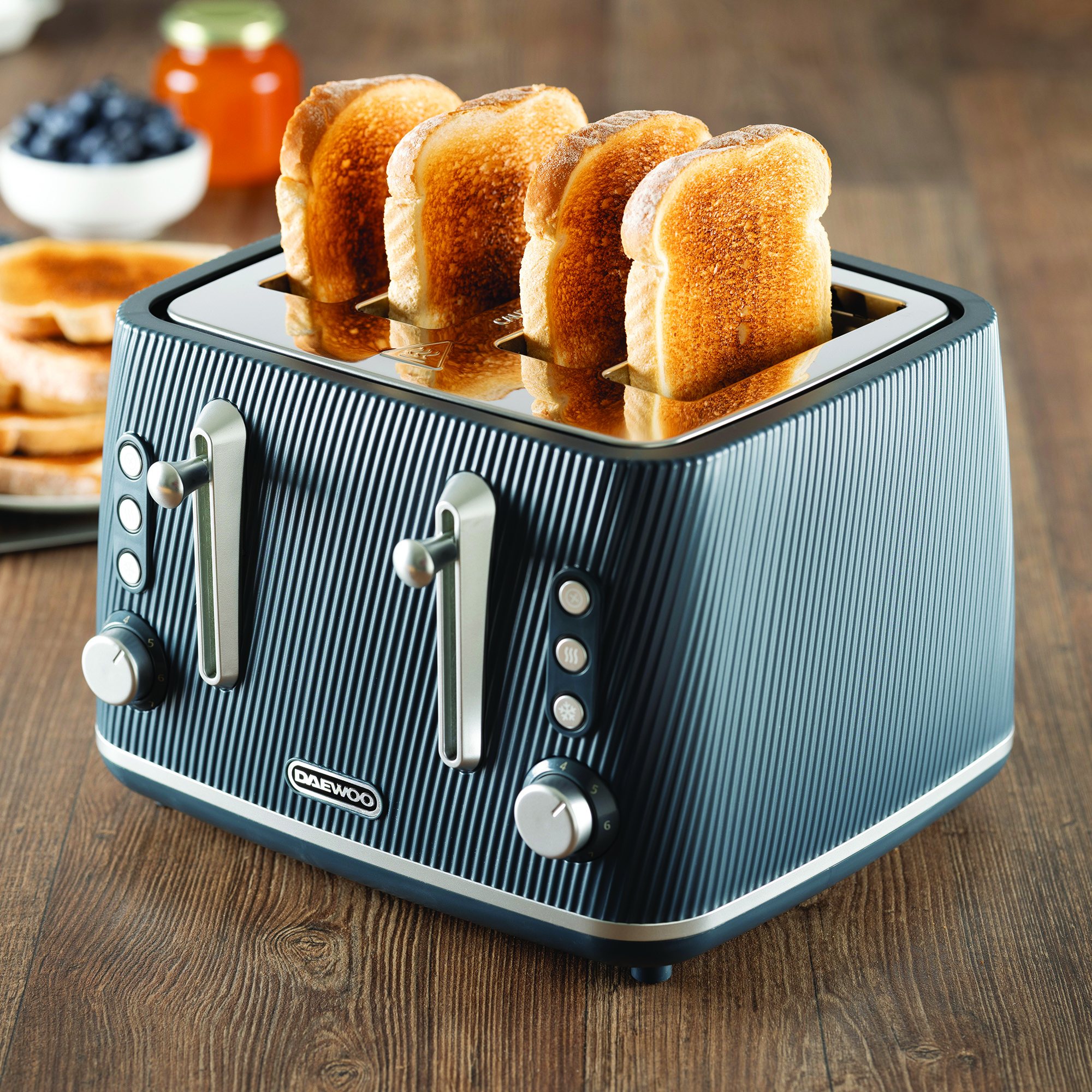 Daewoo Cascade 4 Slice Toaster Navy | Aldiss of Norfolk